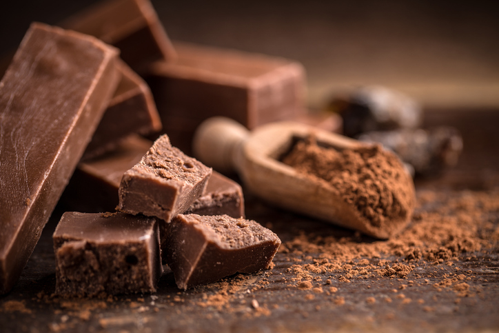 Craving Chocolate? 7 Healthy Snack Hacks – The Leaf