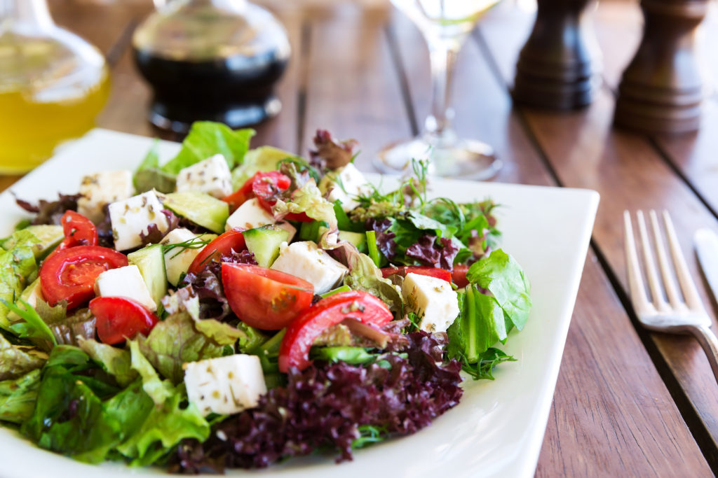 Dining Out Guide for Weight Loss | The Leaf Nutrisystem Blog
