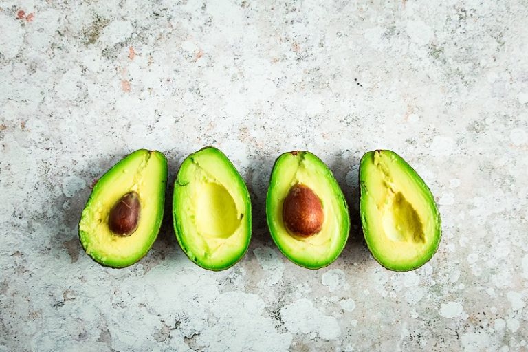 9 Anti-Bloating Foods for a Flat Belly | The Leaf