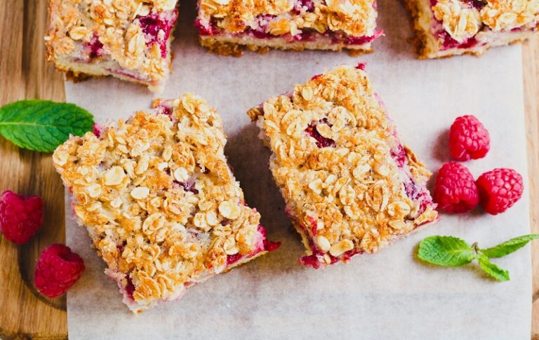 Raspberry Oatmeal Crumble Bars | The Leaf